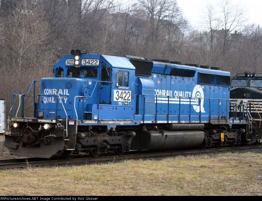 Ex-Conrail Leads WB 21M @ 0857 hrs.